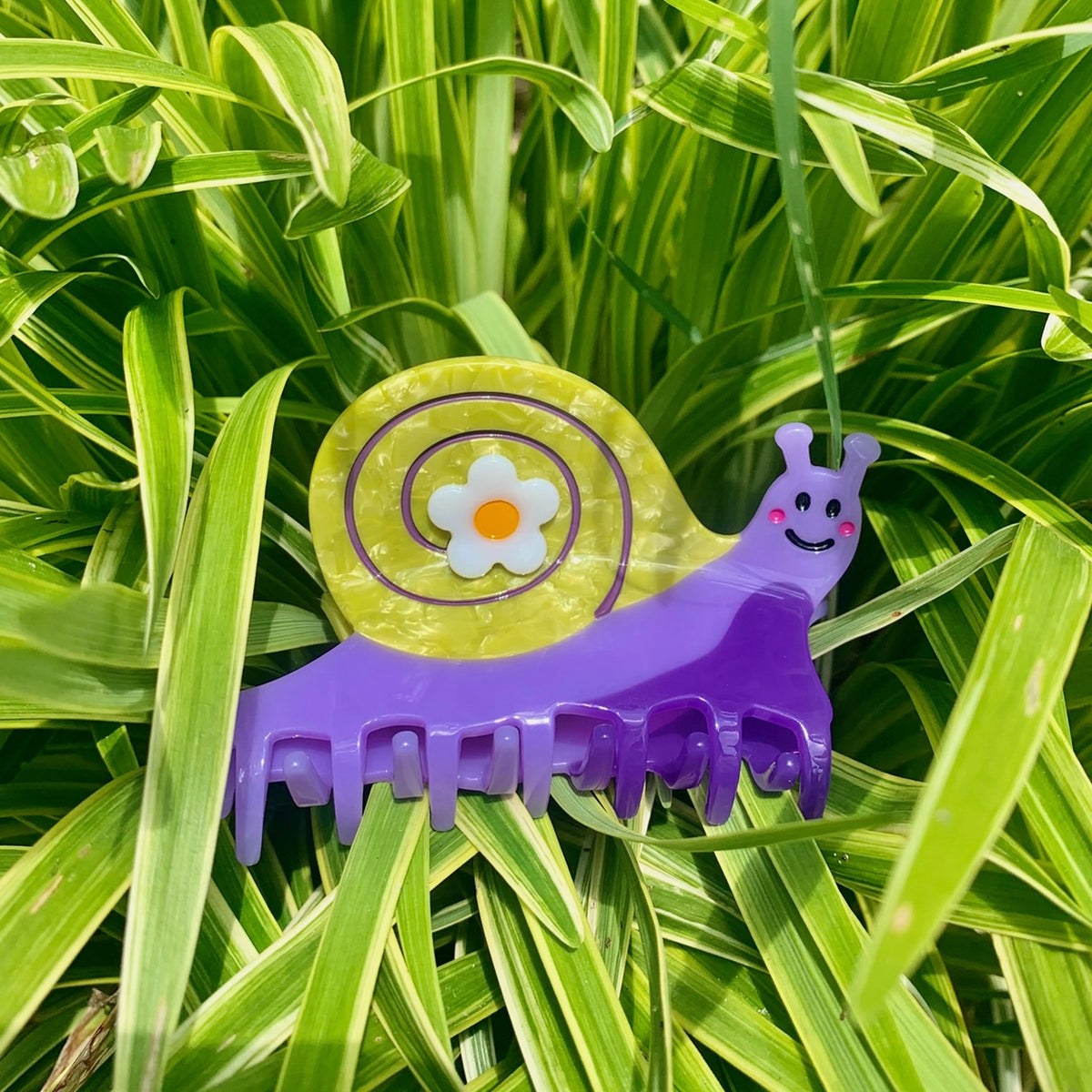 Suzie Snail Hair Claw | Not Picasso – Outer Layer