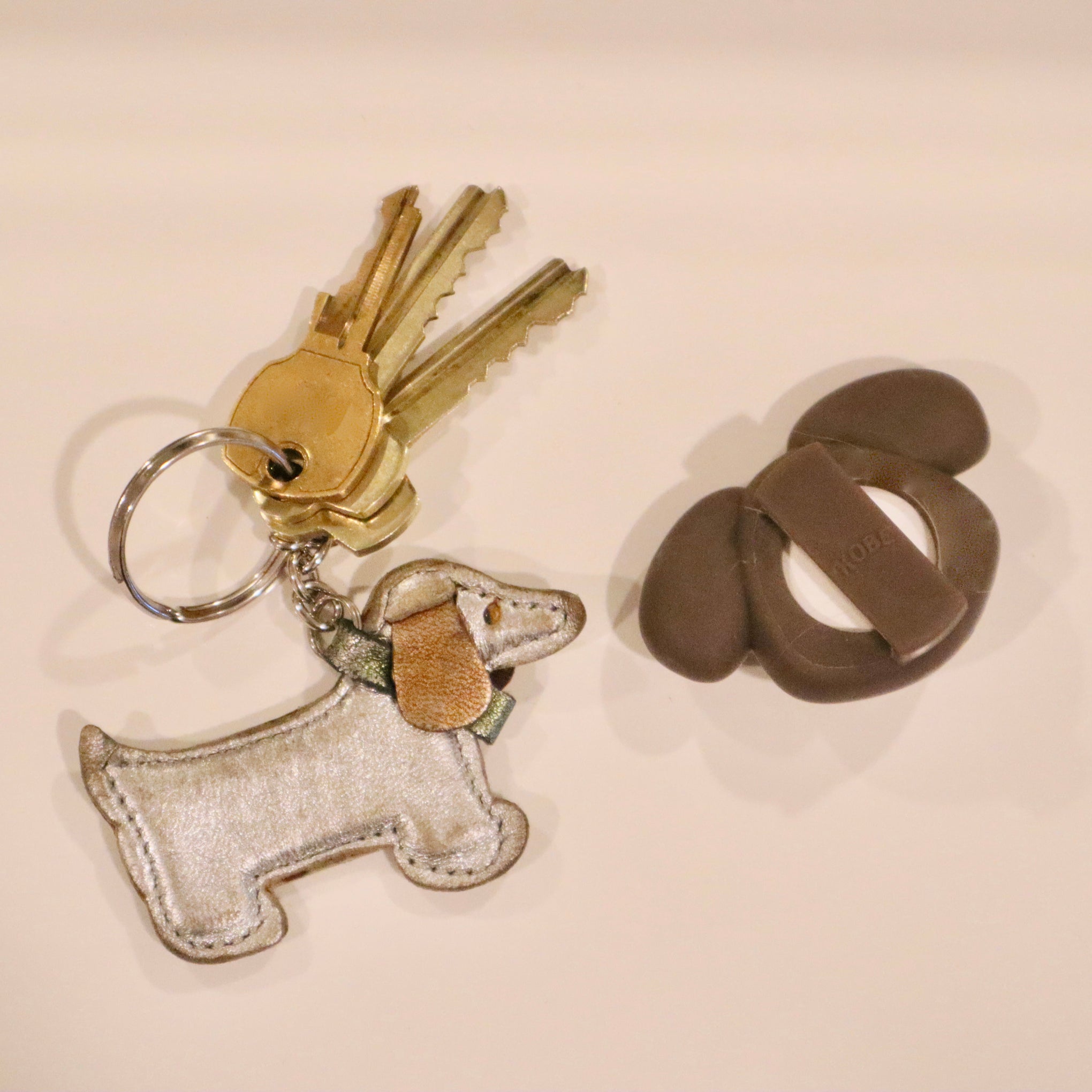 Kobe Dog Tag | Kikkerland – Outer Layer